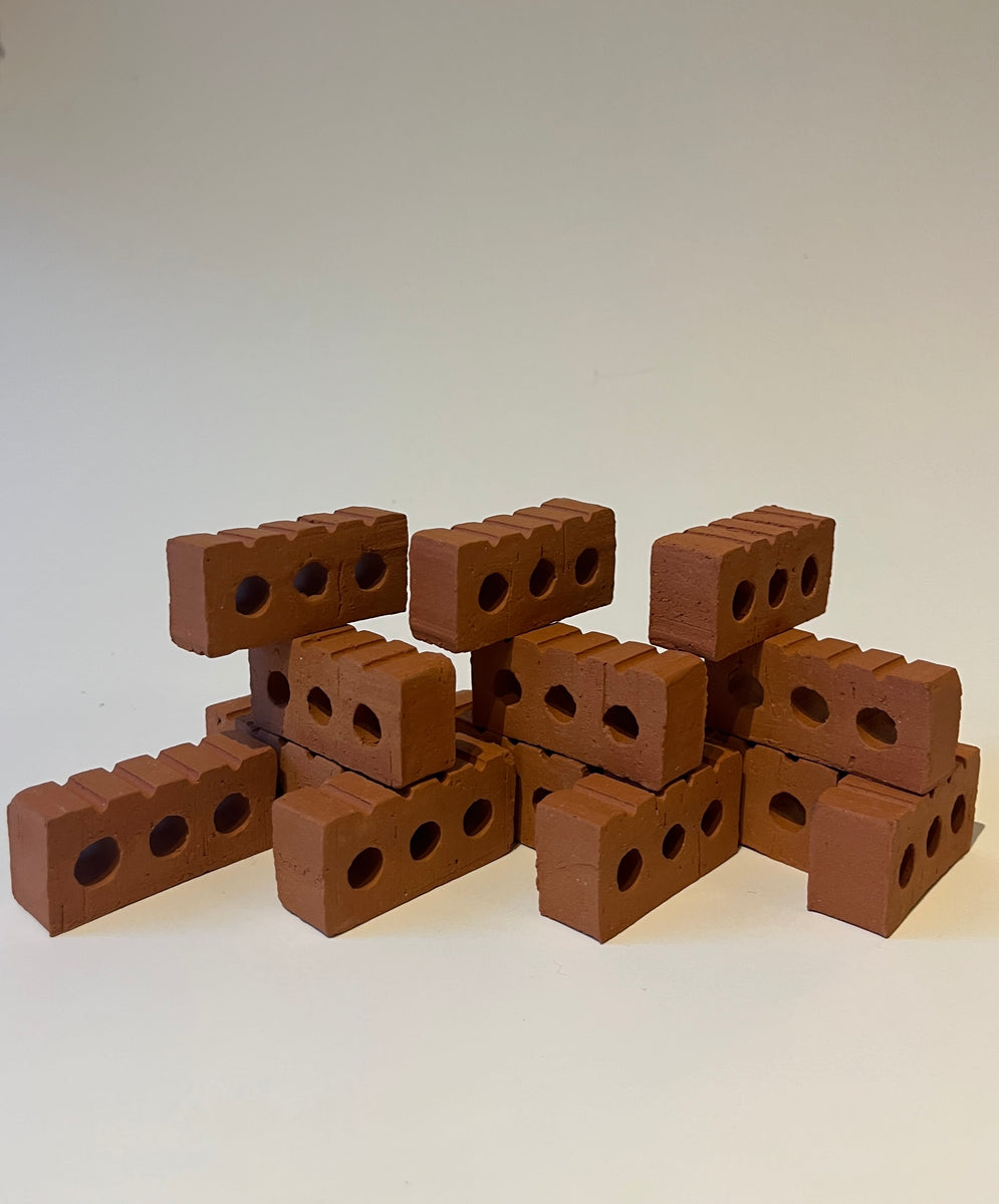 Miniature Brick – Isle at ease